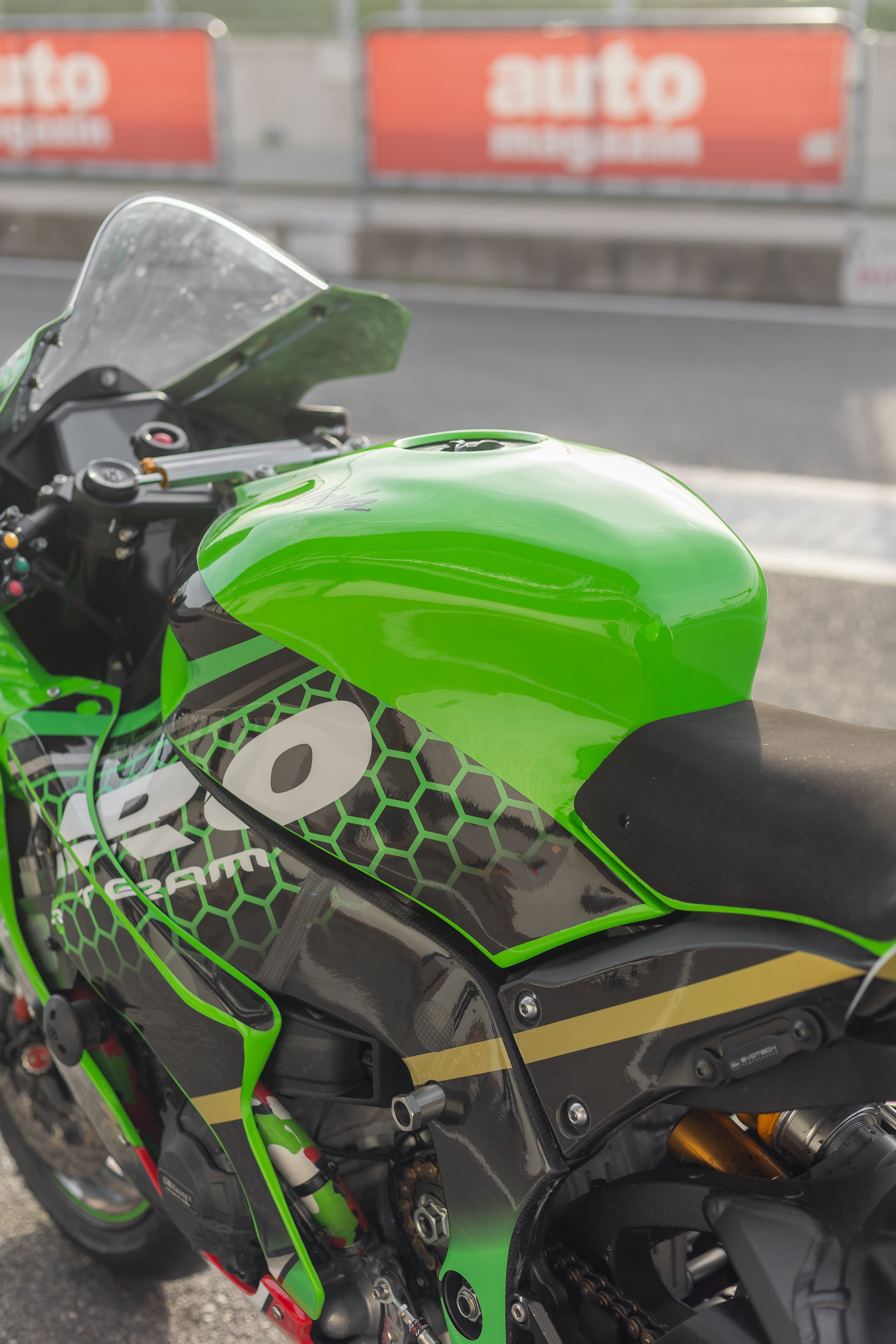 KAWASAKI ZX10R tank cover options for riders